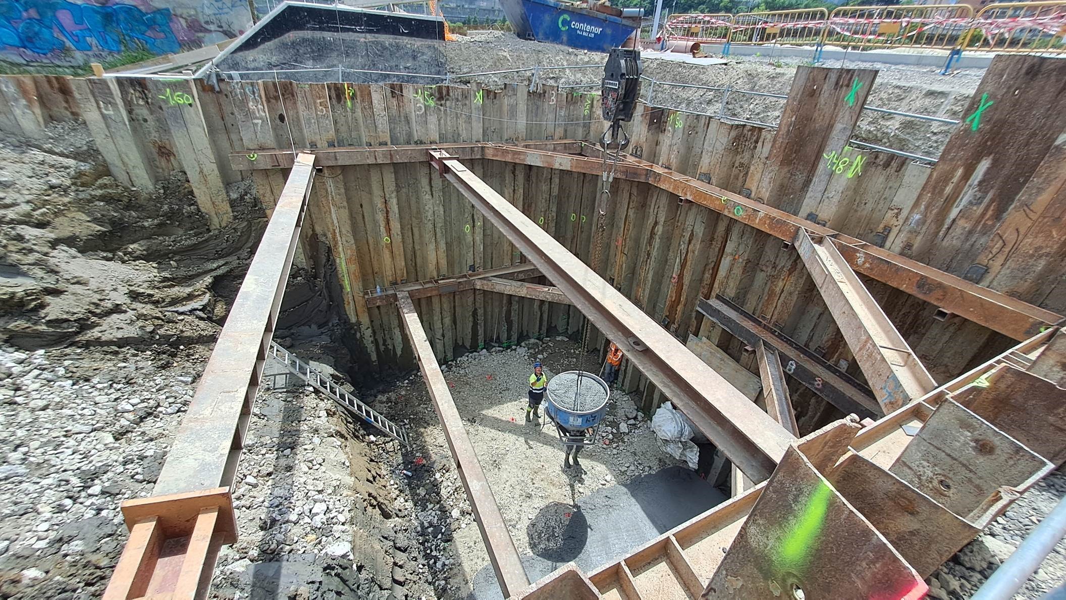 Entibación para excavación de pozos y recintos con forma poligonal en ...